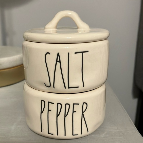 Rae Dunn | Dining | Rae Dunn Salt And Pepper Stackable Pots With Lid ...